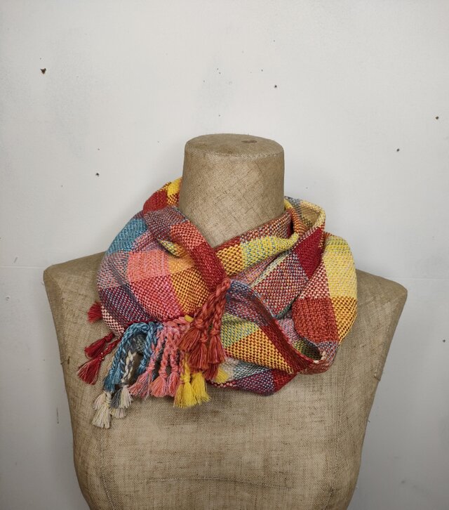 残糸利用 手織り綿マフラー スヌード 送料無料 | iichi 日々の暮らしを心地よくするハンドメイドやアンティークのマーケットプレイス