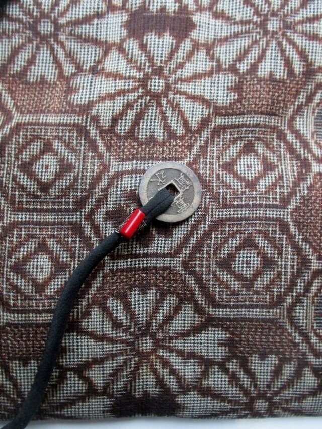 8479 着物で作った和風財布・ポーチ | iichi 日々の暮らしを心地よくするハンドメイドやアンティークのマーケットプレイス