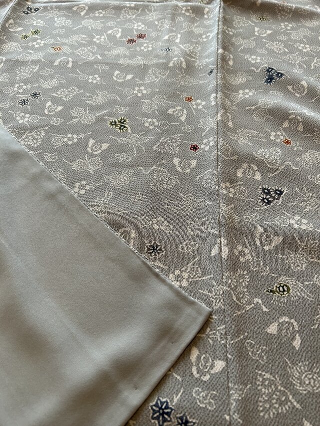 栗山吉三郎 和染紅型小紋 新古品 | iichi 日々の暮らしを心地よくするハンドメイドやアンティークのマーケットプレイス