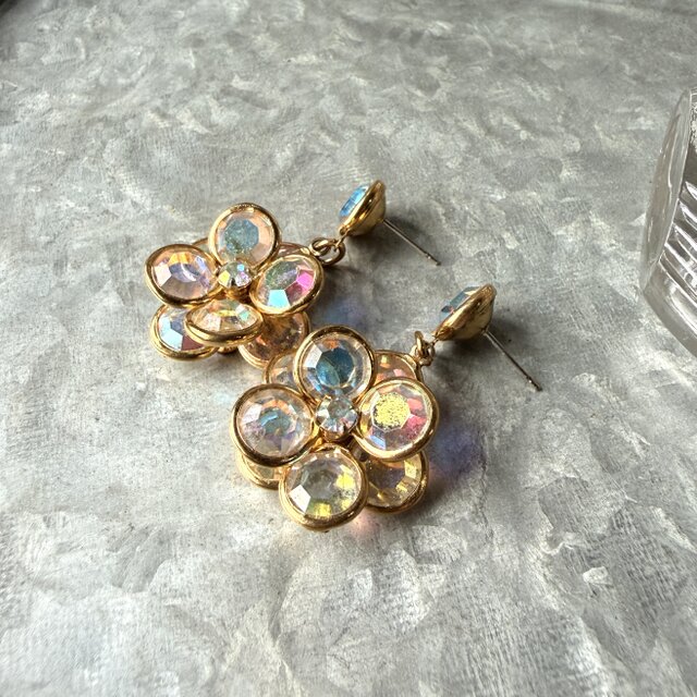 PM49-【 Monet 】モネ・ヴィンテージピアス 1970〜80s Aurora Crystal Flower | iichi 日々の暮らしを心地よくするハンドメイドやアンティークの ...