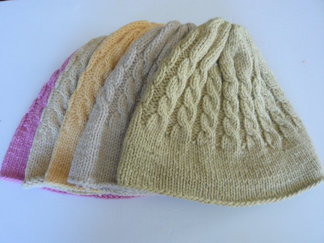 草木染毛糸の手編み帽子 AD-341 | iichi 日々の暮らしを心地よくするハンドメイドやアンティークのマーケットプレイス