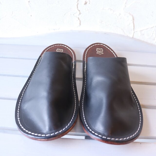 レザースリッパ Mサイズ イタリアンヌメ ブラック ハンドメイド 10274 | iichi 日々の暮らしを心地よくするハンドメイドやアンティークのマーケットプレイス