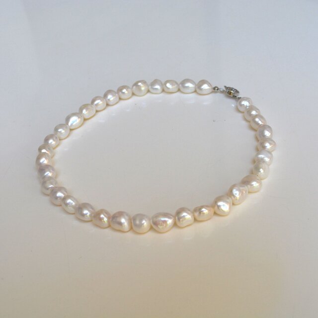 淡水バロックパールのシンプルネックレス＊ホワイト＊40cm＊9～10mm 送料無料♪C | iichi 日々の暮らしを心地よくするハンドメイドやアンティークのマーケットプレイス