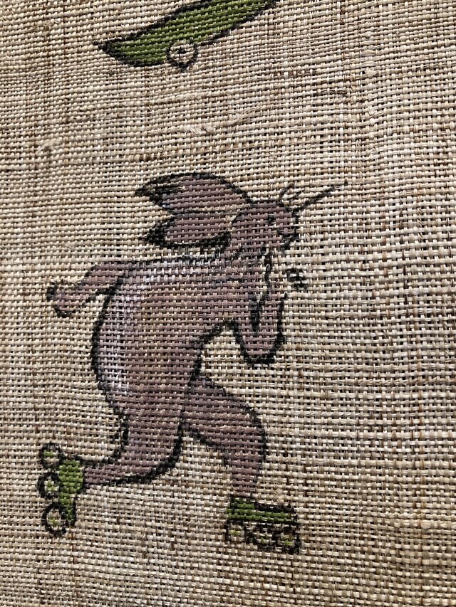 現代版鳥獣戯画タペストリー | iichi 日々の暮らしを心地よくするハンドメイドやアンティークのマーケットプレイス