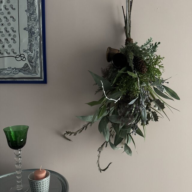 Special Winter * スリムなL75cm_ヒュッゲなグリーンスワッグ*Green&purple.Xmas | iichi 日々の暮らしを心地よくするハンドメイドやアンティークの ...