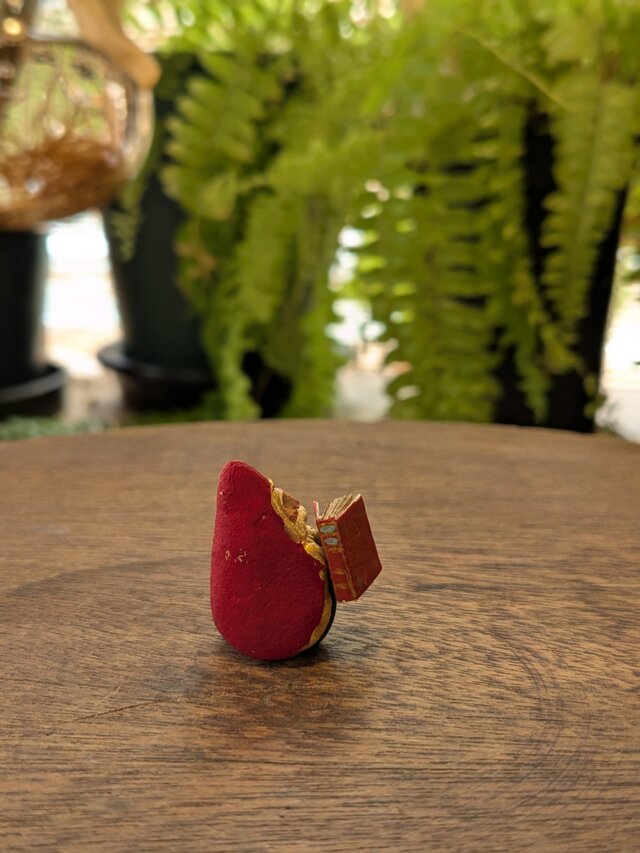 小さな小さなサンタクロース 88（本） | iichi 日々の暮らしを心地よくするハンドメイドやアンティークのマーケットプレイス