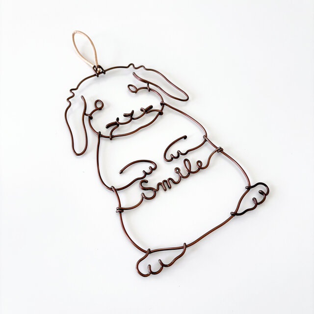 ほっこりホーランドロップのSmileシルエットオーナメント | iichi 日々の暮らしを心地よくするハンドメイドやアンティークのマーケットプレイス