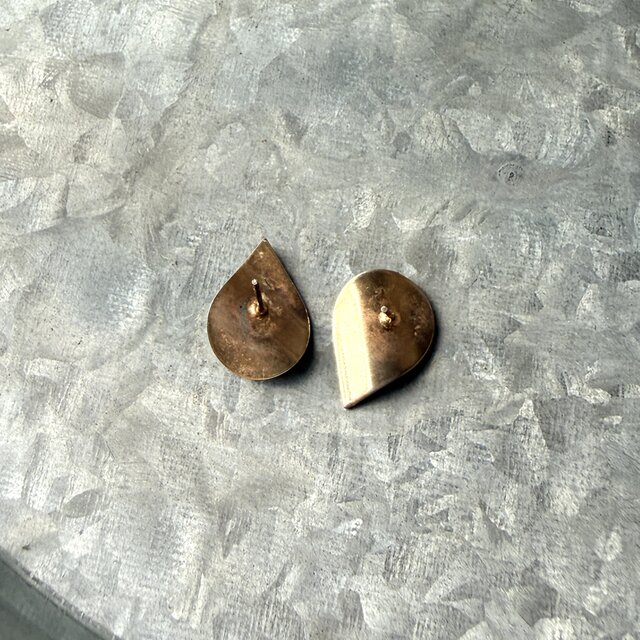 P731-ヴィンテージピアス U.S.A. 1970〜80's Mint Green Enamel Paint Drop | iichi 日々の暮らしを心地よくするハンドメイドやアンティークの ...