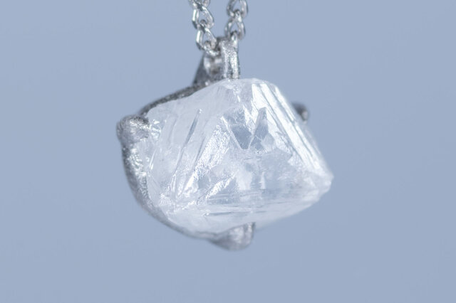 ダイヤモンド原石 山のネックレス Pt JE01282 | iichi 日々の暮らしを心地よくするハンドメイドやアンティークのマーケットプレイス