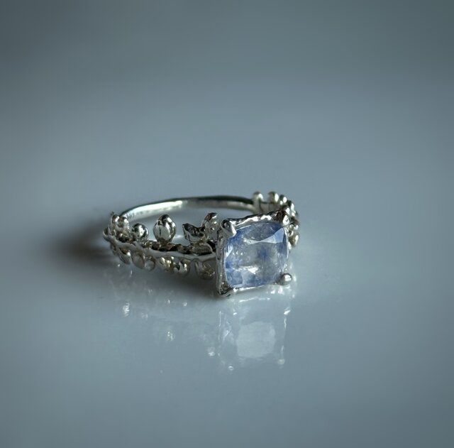 デュモルチェライトインクォーツ リング / sv925 | iichi 日々の暮らしを心地よくするハンドメイドやアンティークのマーケットプレイス