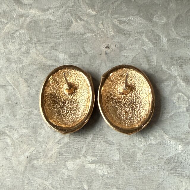 P732-ヴィンテージピアス U.S.A. 1970〜80's Navy Enamel Paint Gold Tone | iichi 日々の暮らしを心地よくするハンドメイドやアンティークの ...
