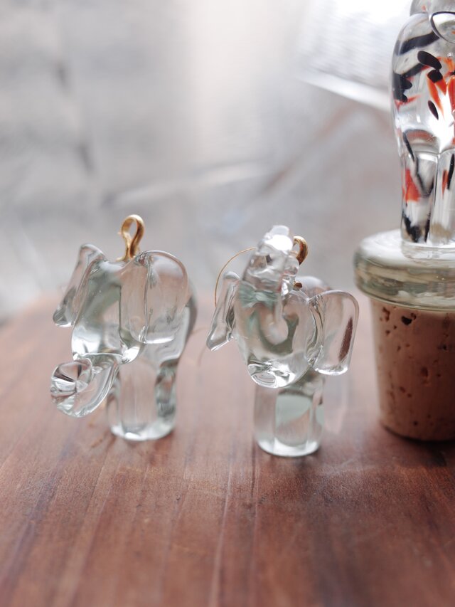 SWAZIGLASS アニマル オーナメント (Elephant) | iichi 日々の暮らしを心地よくするハンドメイドやアンティークのマーケットプレイス