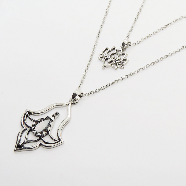 ラテン・アジアン・エスニック ダブルチェーンのネックレス ホワイトアクリル アジャスター メンズ レディース | iichi 日々の暮らしを心地よくするハンドメイドやアンティークのマーケットプレイス