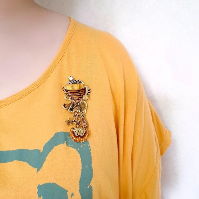 《Don-Lin Jewelry Co.lnc.》 Noah's Ark enamel dangle ヴィンテージブローチ | iichi ...