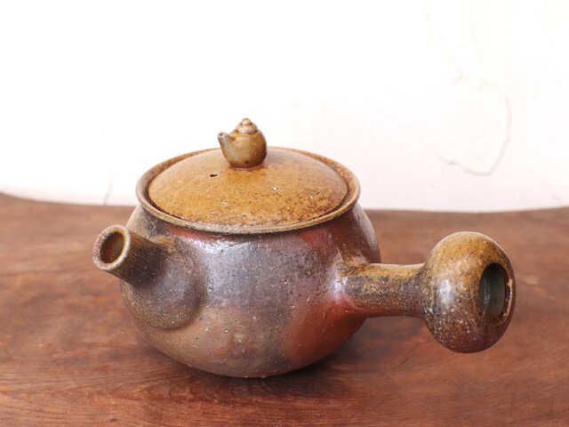 備前焼 急須 (急須on急須) k1-100 | iichi 日々の暮らしを心地よくするハンドメイドやアンティークのマーケットプレイス