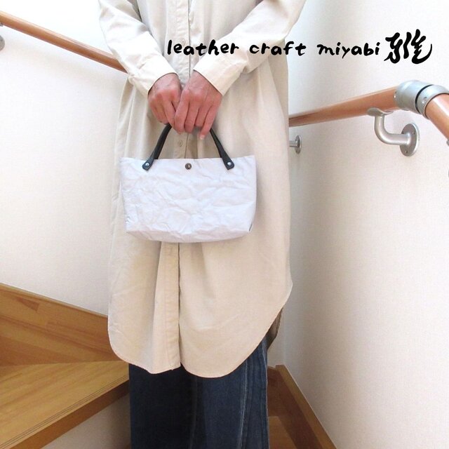 SALE開始～ 小さくても収納抜群♪《牛革》三角マチのレクタングル☆ミニトート・ウォッシャブルグレー・0651 | iichi 日々の暮らしを心地よくするハンドメイドやアンティークのマーケットプレイス