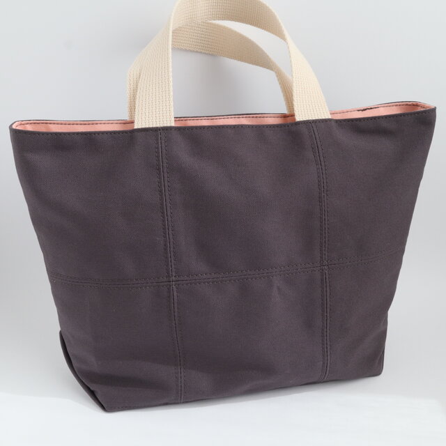 セール 【送料無料】やわらか帆布のパッチワークトートバッグ 在庫限り 帆布バッグ グレー×ピンク No.402 | iichi 日々の暮らしを心地よくするハンドメイドやアンティークのマーケットプレイス