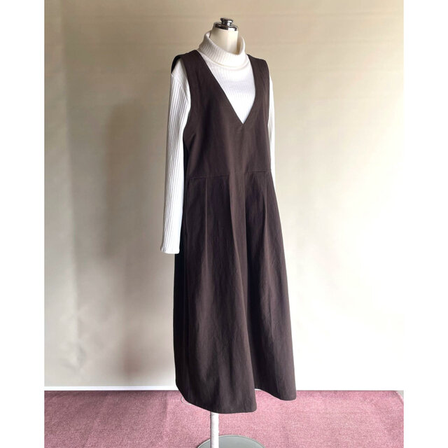 Vネックジャンスカ 【やわらかコットンリネン】チョコレート M・L・LL | iichi 日々の暮らしを心地よくするハンドメイドやアンティークのマーケットプレイス