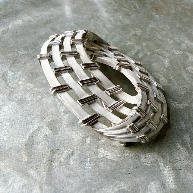 SCT3-【 TRIFARI 】クラウントリファリ・ヴィンテージブローチ 1950〜60's Basket Weave | iichi 日々の ...