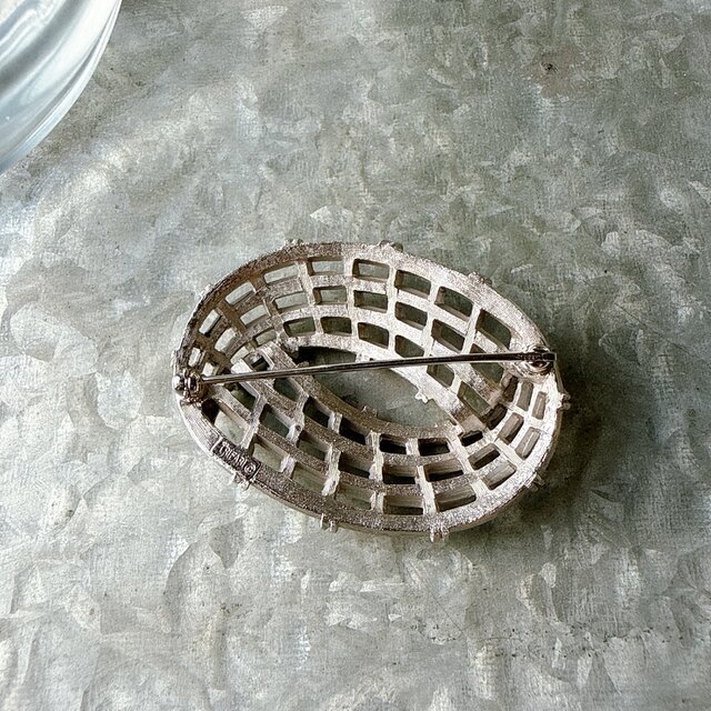 SCT3-【 TRIFARI 】クラウントリファリ・ヴィンテージブローチ 1950〜60's Basket Weave | iichi 日々の ...
