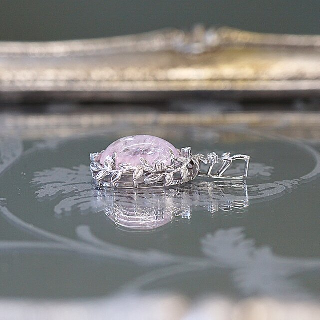 SV モルガナイト ペンダント＜ヘッドのみ＞ | iichi 日々の暮らしを心地よくするハンドメイドやアンティークのマーケットプレイス