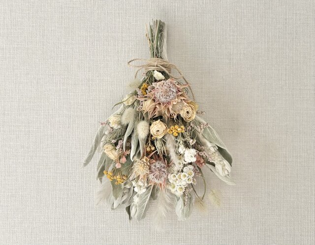 ラムズイヤーとミニ薔薇や小花のスワッグ･ブーケのコピー | iichi 日々の暮らしを心地よくするハンドメイドやアンティークのマーケットプレイス