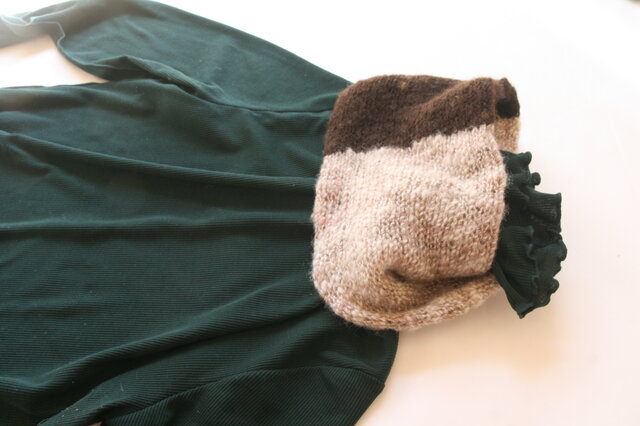 手紡ぎの温かさを！ホームスパン手紡ぎニットネックウォーマー【ストロベリーココア】 | iichi 日々の暮らしを心地よくするハンドメイドやアンティークのマーケットプレイス