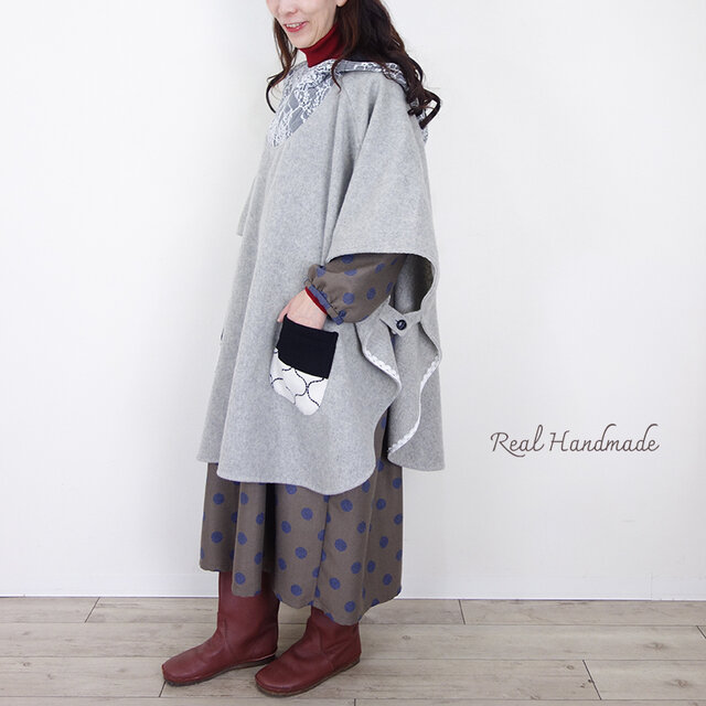 ウールビーバーとレースキルトのフーデッドポンチョコート | iichi 日々の暮らしを心地よくするハンドメイドやアンティークのマーケットプレイス