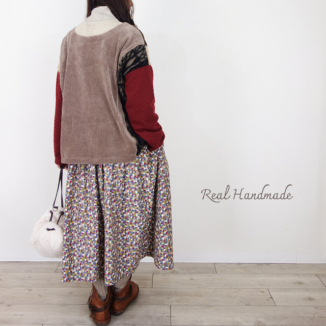 北欧風モザイク幾何学・シャツコールのタックスカート | iichi 日々の暮らしを心地よくするハンドメイドやアンティークのマーケットプレイス