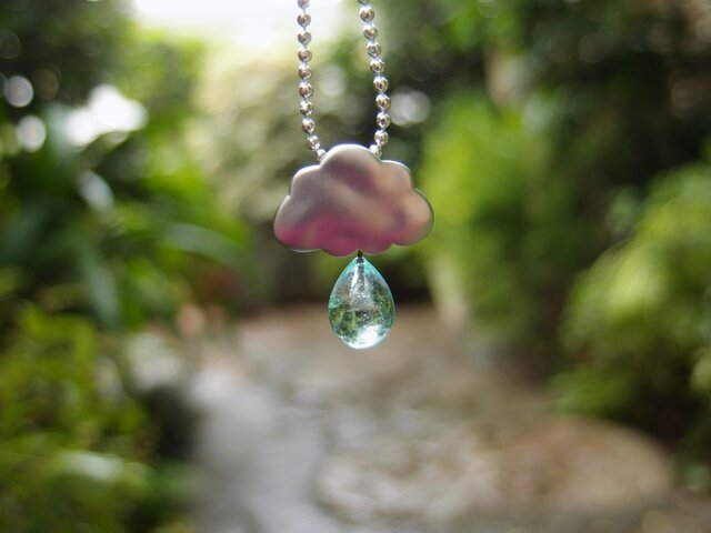 雨雲ペンダント・Aqua ＆ matte | iichi 日々の暮らしを心地よくするハンドメイドやアンティークのマーケットプレイス