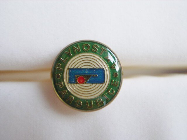 Vintageパーツのリング（緑・丸 | iichi 日々の暮らしを心地よくするハンドメイドやアンティークのマーケットプレイス