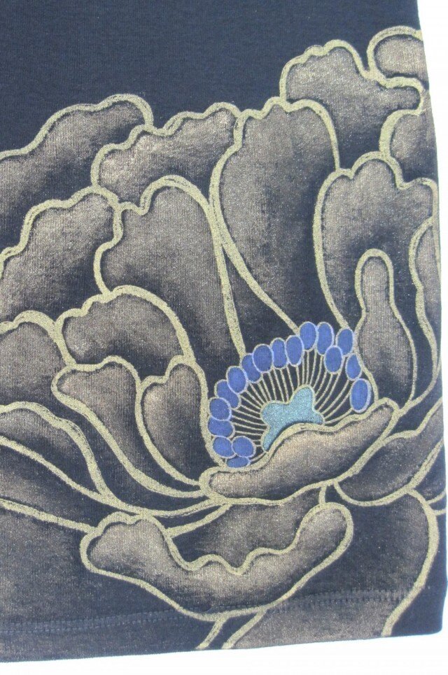 牡丹「金ぼかし染め」手描きTシャツLサイズ | iichi 日々の暮らしを心地よくするハンドメイドやアンティークのマーケットプレイス