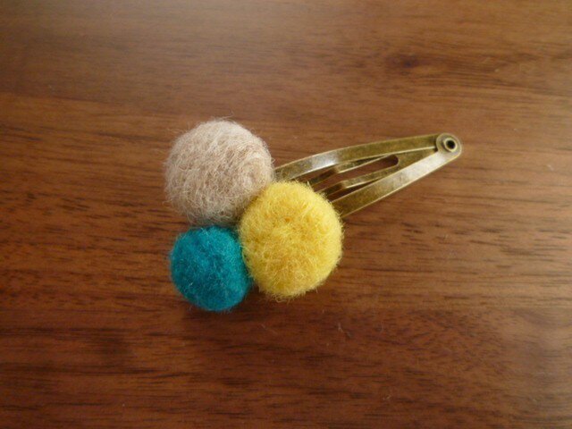 まるモチーフのヘアピン | iichi 日々の暮らしを心地よくするハンドメイドやアンティークのマーケットプレイス