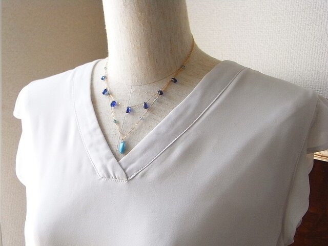 美しいカイヤナイトゴールドネックレス10K | iichi 日々の暮らしを心地よくするハンドメイドやアンティークのマーケットプレイス