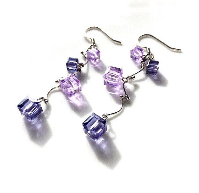 Cube Style…Violet ピアス／イヤリング | iichi 日々の暮らしを心地よくするハンドメイドやアンティークのマーケットプレイス