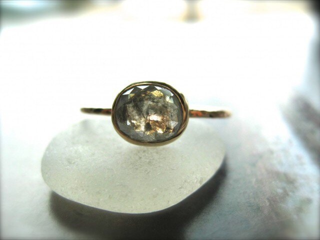 Translucent Gray Diamond Ring | iichi ハンドメイド・クラフト作品・手仕事品の通販