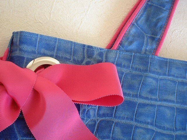 型押しデニム フラットトート-Lsize | iichi 日々の暮らしを心地よくするハンドメイドやアンティークのマーケットプレイス