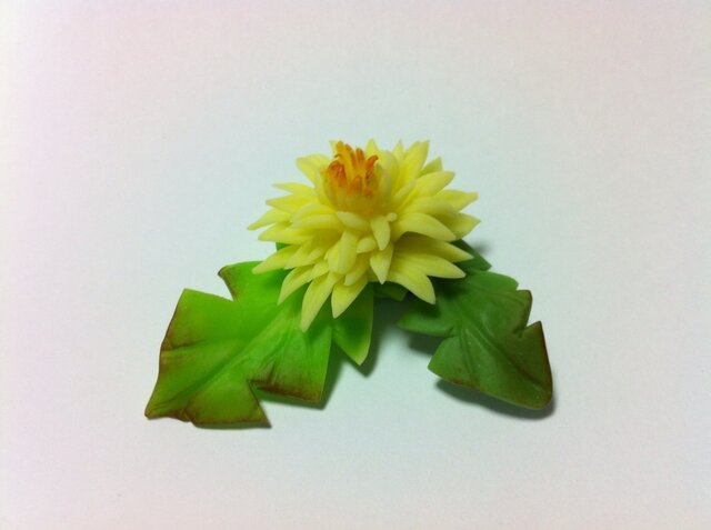 たんぽぽ ブローチ | iichi ハンドメイド・クラフト作品・手仕事品の通販