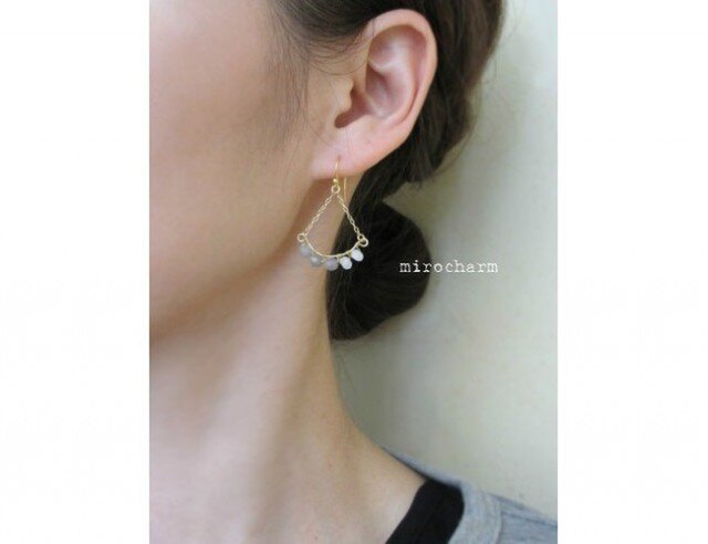 モノトーンカラーの天然石ピアス K14GF | iichi 日々の暮らしを心地よくするハンドメイドやアンティークのマーケットプレイス