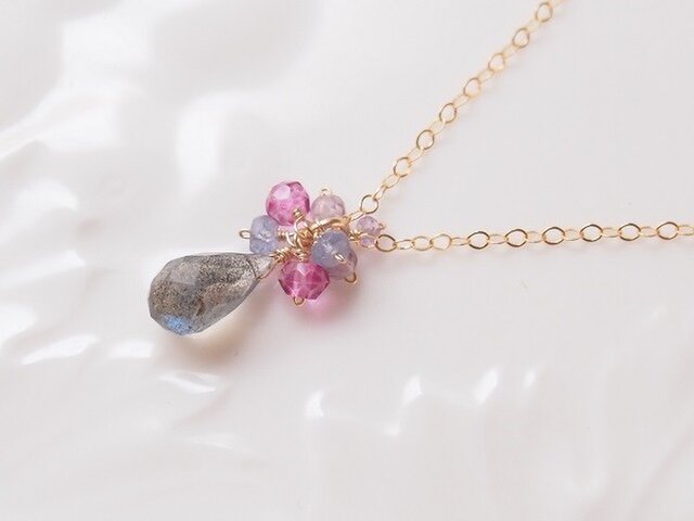 【S様ご予約品】ラブラドライトのブーケネックレス | iichi 日々の暮らしを心地よくするハンドメイドやアンティークのマーケットプレイス