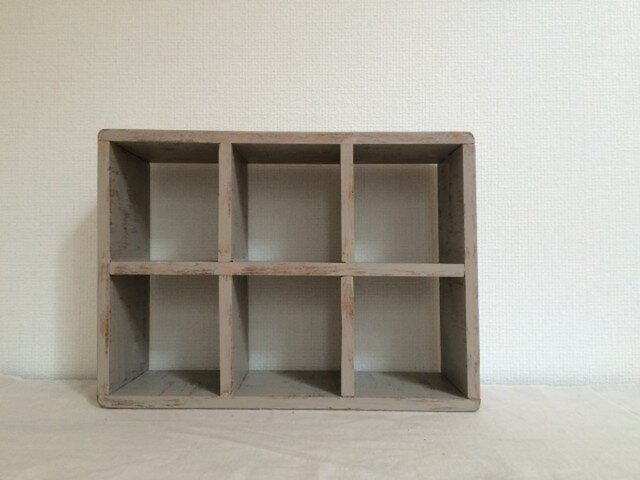 グレー ︎6ボックスシェルフ | iichi 日々の暮らしを心地よくするハンドメイドやアンティークのマーケットプレイス
