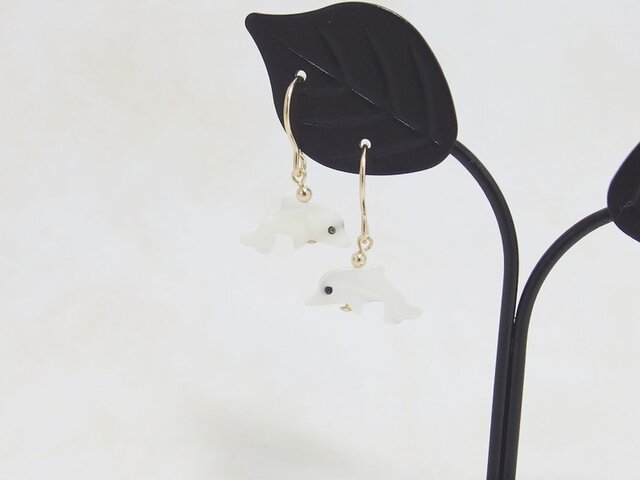 *K14GF***P118 高品質マザーオブパール☆イルカピアス | iichi ハンドメイド・クラフト作品・手仕事品の通販