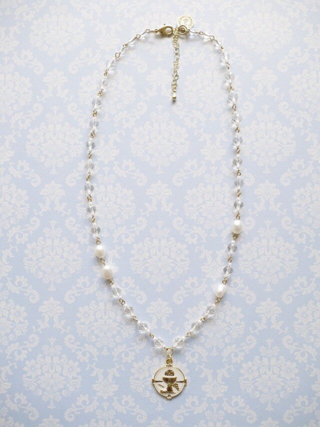 聖体メダイの水晶ネックレスmn-2006 | iichi 日々の暮らしを心地よくするハンドメイドやアンティークのマーケットプレイス