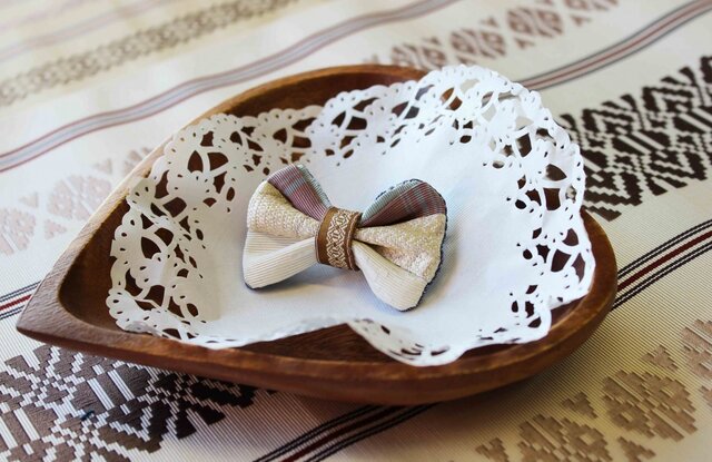 博多織リボンブローチ （BR-06） | iichi 日々の暮らしを心地よくするハンドメイドやアンティークのマーケットプレイス