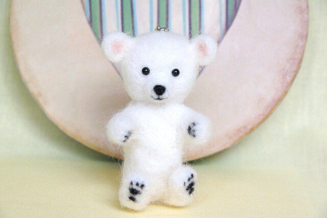 *～☆★白くまのストラップ 5★☆～* | iichi 日々の暮らしを心地よくするハンドメイドやアンティークのマーケットプレイス