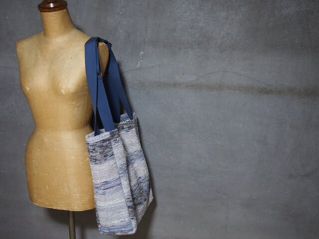 裂き織り/白縞ノトートバッグ (+orimi) | iichi 日々の暮らしを心地よくするハンドメイドやアンティークのマーケットプレイス