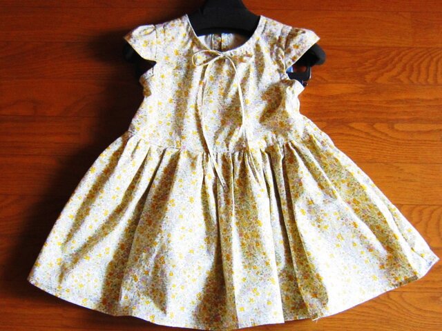 花のワンピース7 | iichi 日々の暮らしを心地よくするハンドメイドやアンティークのマーケットプレイス