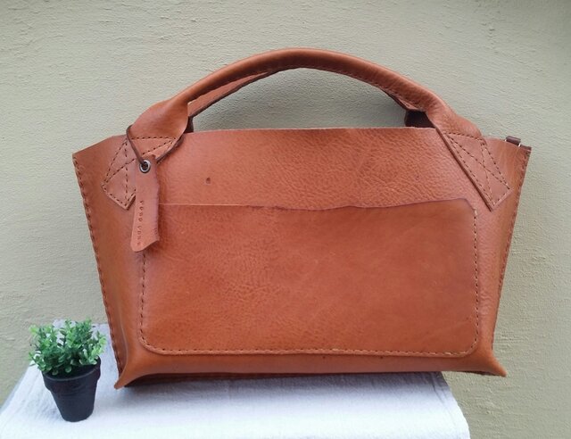 【Y.T様オーダー品】キャメル 横長トート | iichi 日々の暮らしを心地よくするハンドメイドやアンティークのマーケットプレイス