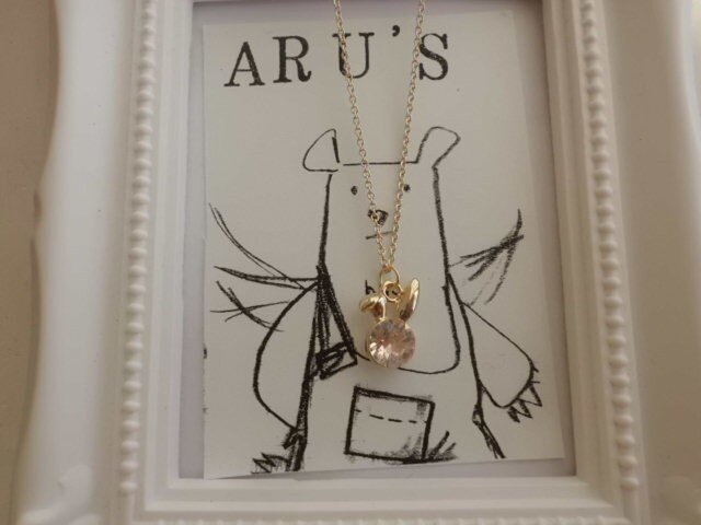 スワロフスキーのウサギさんのシルクネックレス | ARU'S | ハンドメイド通販 iichi（いいち）