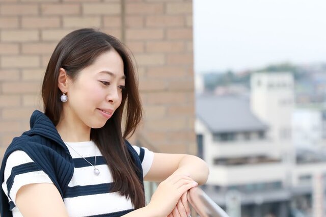 《IBUKI》 ばらネックレス（グレー） | iichi ハンドメイド・クラフト作品・手仕事品の通販